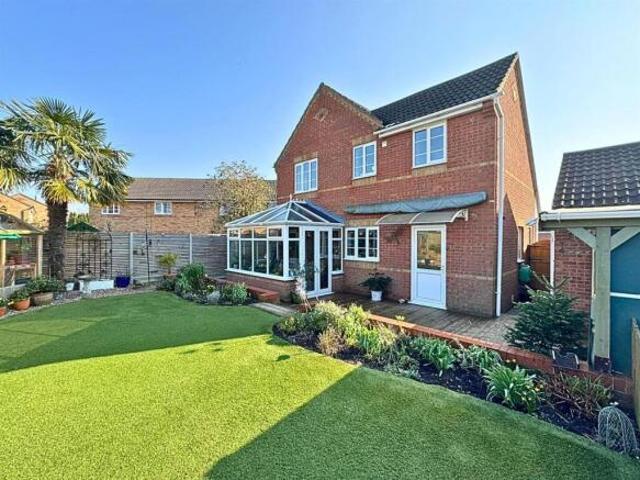 4 bedroom detached house for sale in Turnbury Close, Lincoln LN6