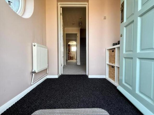 4 bedroom detached house for sale in Turnpike Drive, Luton, LU3