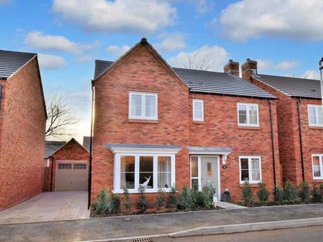 4 bedroom detached house for sale in Turnpike Way Ashbourne DE6