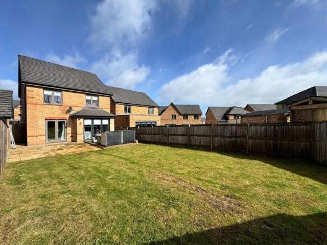 4 bedroom detached house for sale in Turnstone Way, Huddersfield, HD4