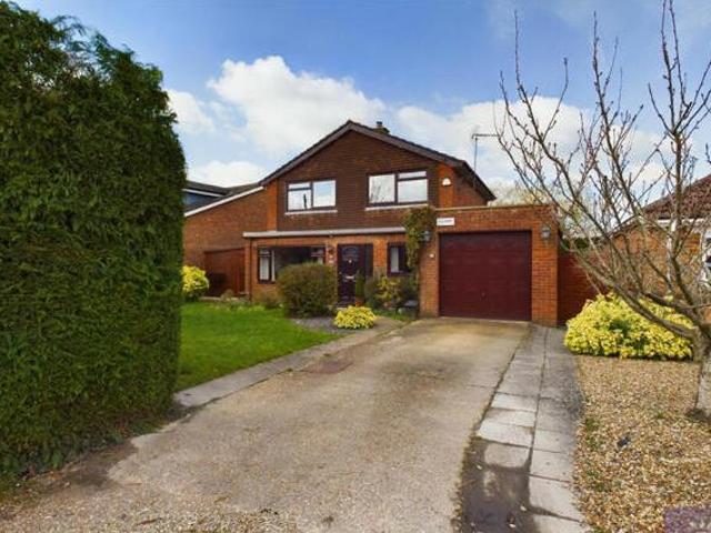 4 Bedroom Detached House For Sale In Twyford