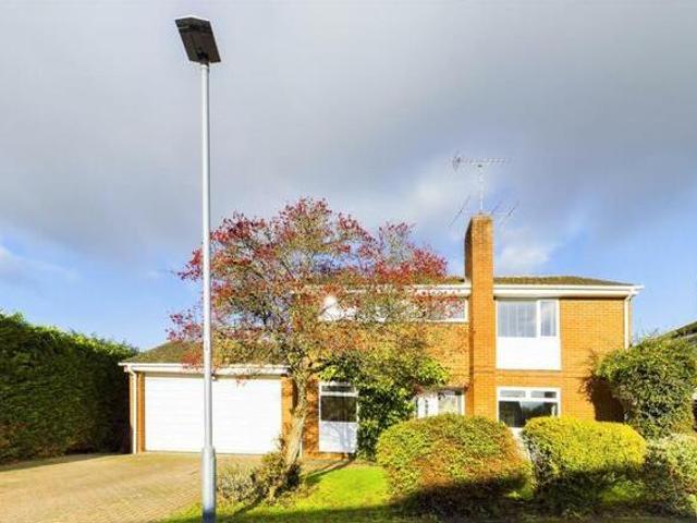 4 Bedroom Detached House For Sale In Twyford