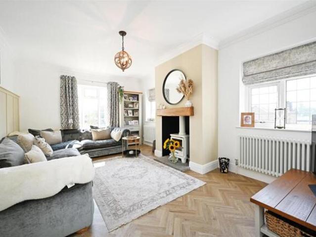 4 bedroom detached house for sale in Twentywell Lane, Sheffield, S17
