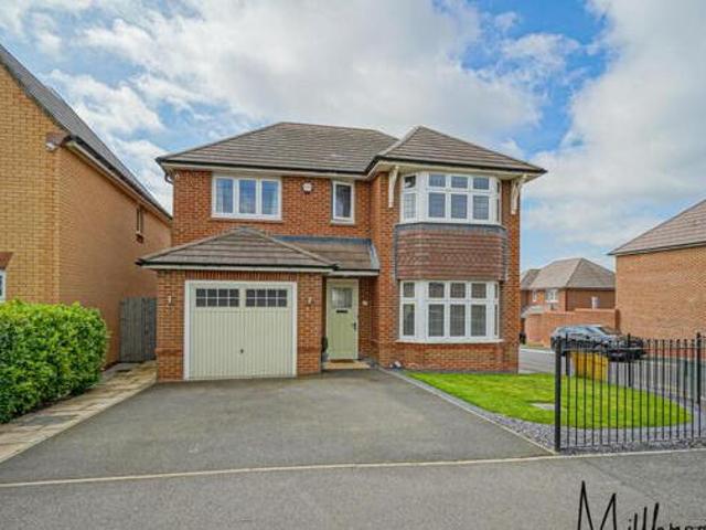 4 Bedroom Detached House For Sale In Tyldesley, Manchester