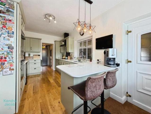 4 bedroom detached house for sale in Union Street, Harthill, Sheffield, S26