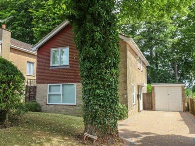 4 bedroom detached house for sale in Ullswater Grove Alresford SO24