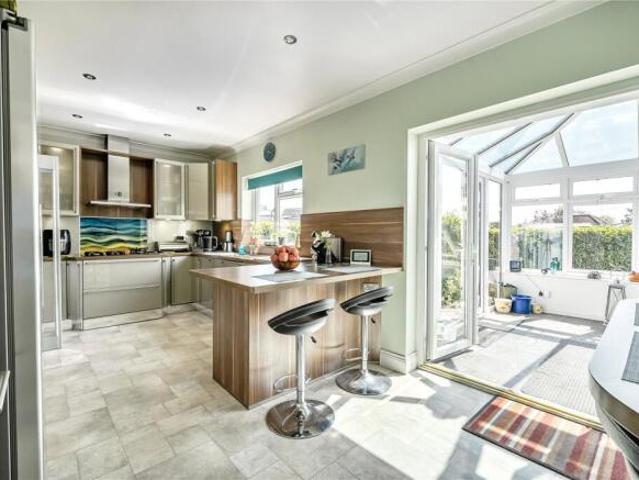 4 bedroom detached house for sale in Upton Crescent, Nursling, Southampton, Hampshire, SO16