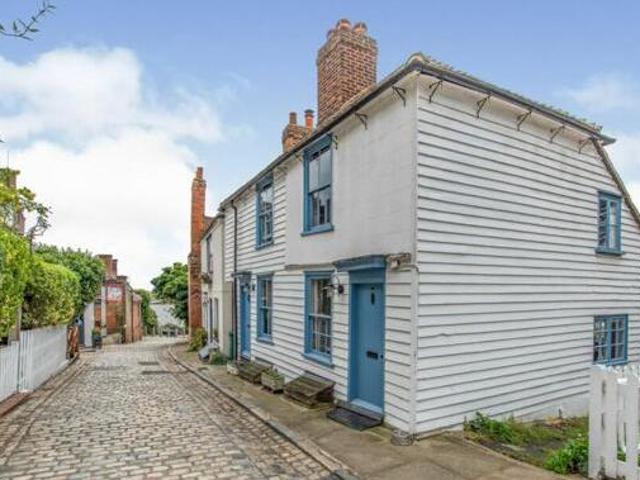 4 Bedroom Detached House For Sale In Upnor, Rochester