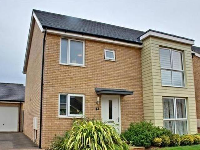 4 bedroom detached house for sale in Upper Cambourne Cambridge CB23