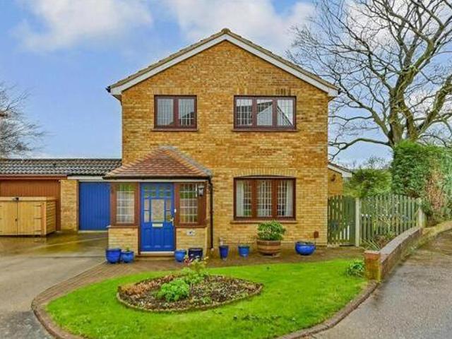 4 Bedroom Detached House For Sale In Upper Gillingham