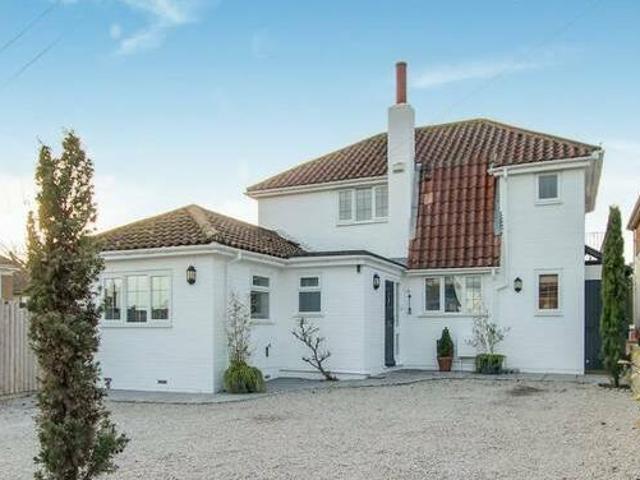4 bedroom detached house for sale in Upper Kingston Lane ShorehambySea BN43