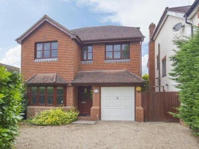 4 Bedroom Detached House For Sale In Upper Halliford Road