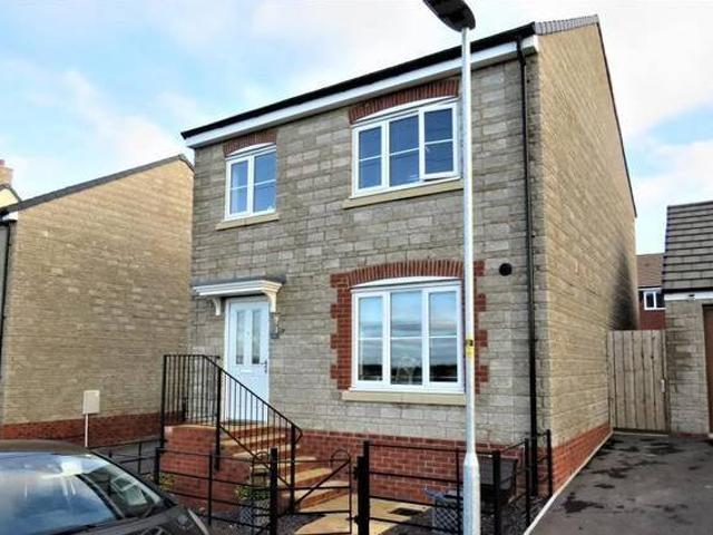 4 bedroom detached house for sale in Upper Ox Hill Purton Swindon SN5
