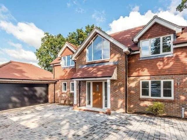 4 bedroom detached house for sale in Upper Moors Road Colden Common Winchester Hampshire SO50 S