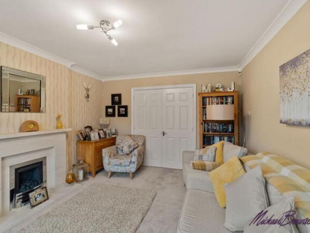 4 bedroom detached house for sale in Upper Meadows, Queensbury, Bradford, BD13 2JY, BD13