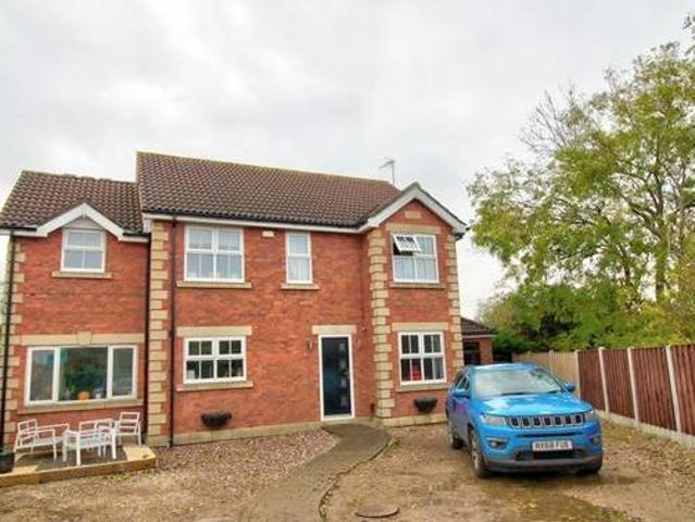 4 bedroom detached house for sale in Urlay Nook Road Stocktonontees TS16