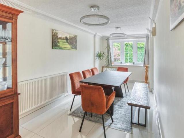 4 bedroom detached house for sale in Uttoxeter Road, Mickleover, Derby, DE3