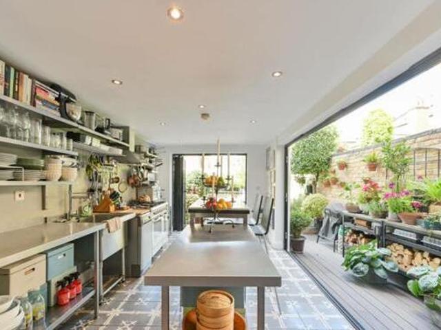 4 Bedroom Detached House For Sale In Vauxhall, London