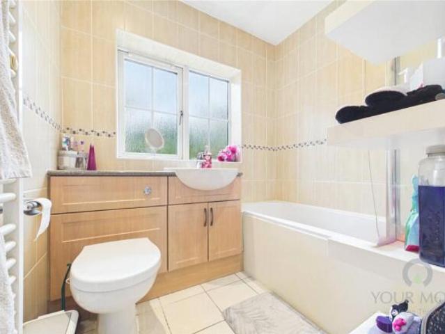 4 bedroom detached house for sale in Valentine Way, Great Billing, Northampton, NN3