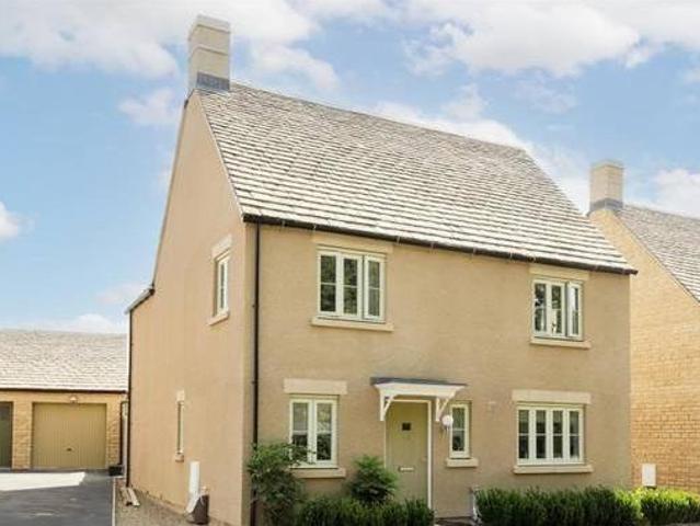 4 bedroom detached house for sale in Valetta Way MoretonInMarsh Gloucestershire GL56