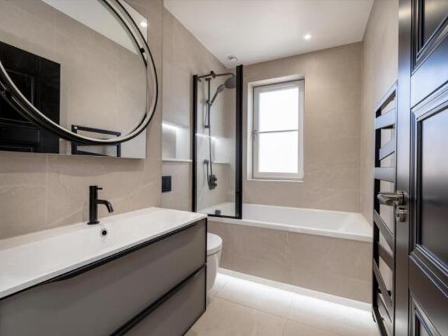 4 bedroom detached house for sale in Vandeleur Place, Edinburgh EH7