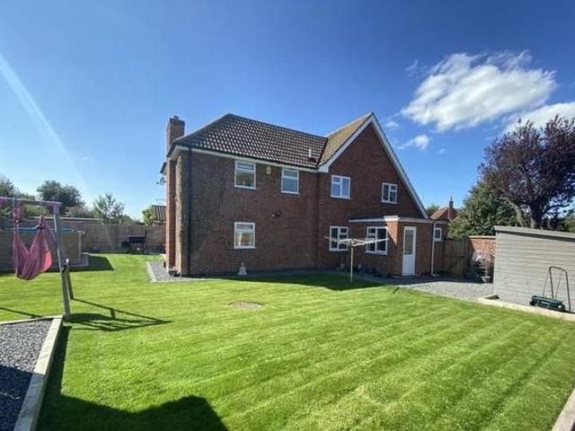 4 bedroom detached house for sale in Vicarage Lane Long Bennington NG23