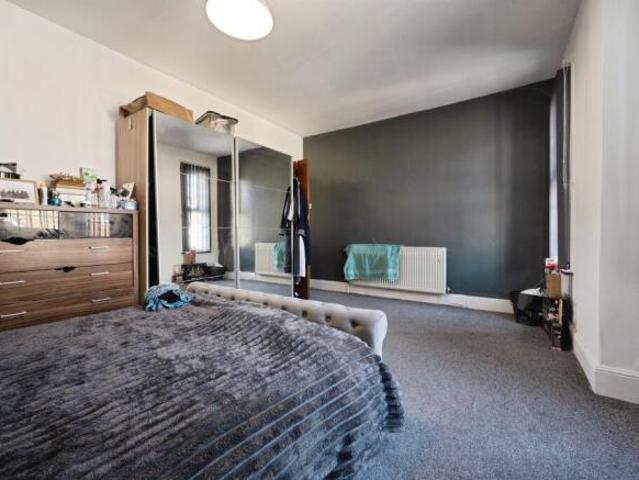 4 bedroom detached house for sale in Victoria Road, BEDFORD, MK42
