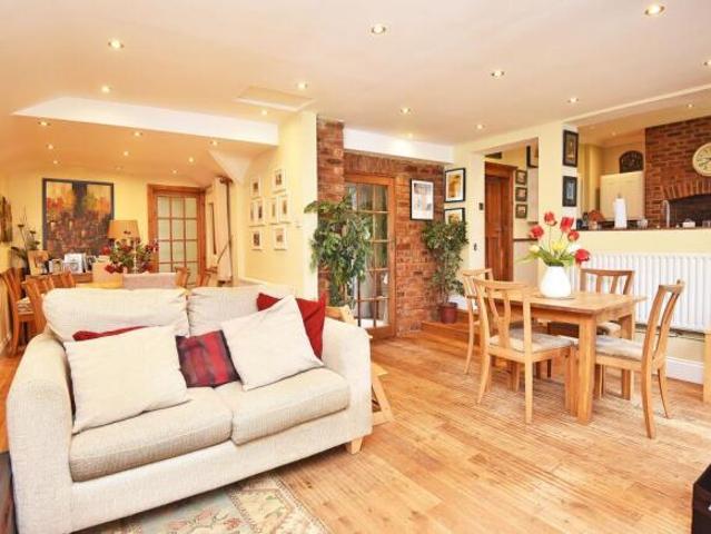 4 bedroom detached house for sale in Victoria Road, Harrogate, HG2