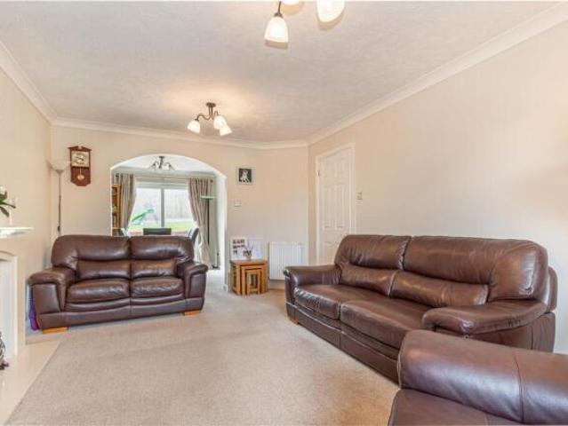 4 bedroom detached house for sale in Viewfields, Worcester, WR5