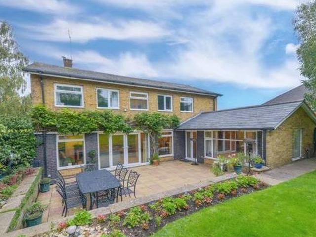4 bedroom detached house for sale in Vigors CroftHatfieldAL10 9HD AL10