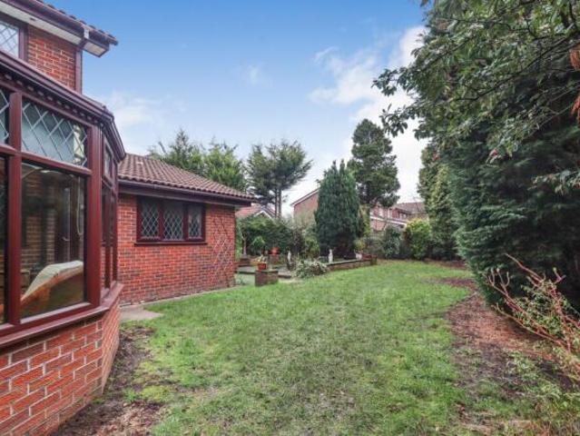 4 bedroom detached house for sale in Vincent Close, Westbrook, Warrington, WA5