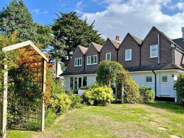 4 bedroom detached house for sale in Vinegar Hill Milford on Sea Lymington Hampshire SO41