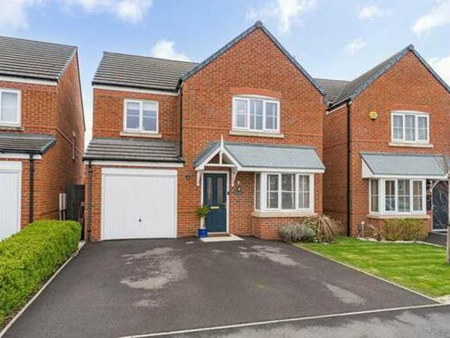 4 bedroom detached house for sale in Vulcan Park Way NewtonleWillows WA12