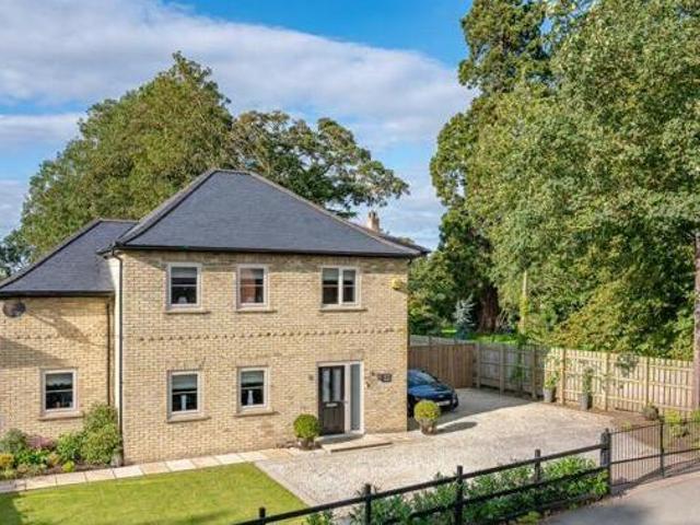 4 Bedroom Detached House For Sale In York