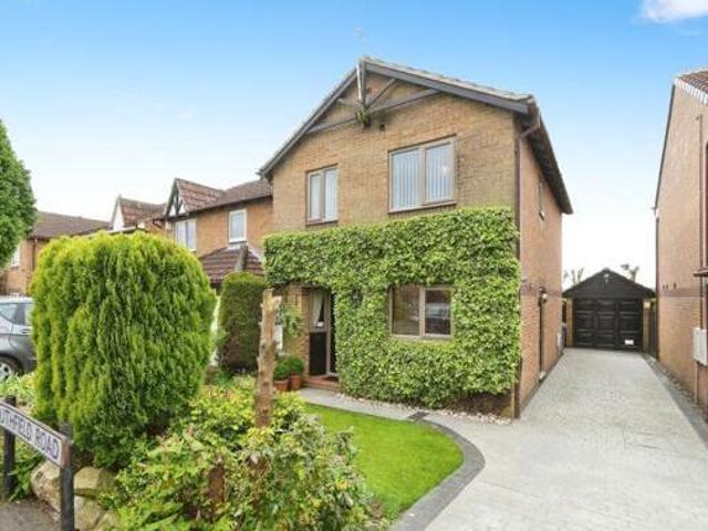 4 Bedroom Detached House For Sale In York