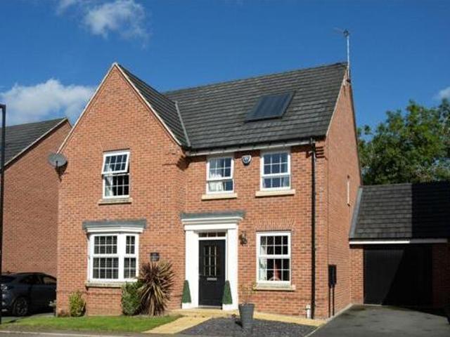 4 Bedroom Detached House For Sale In York, North Yorkshire