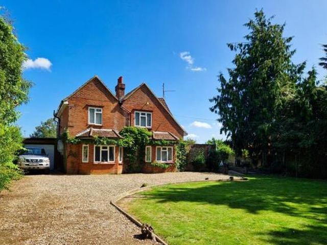 4 Bedroom Detached House For Sale In Yarmouth Road