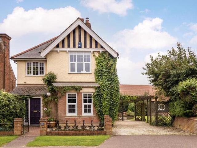 4 Bedroom Detached House For Sale In Yarmouth Road, Blofield