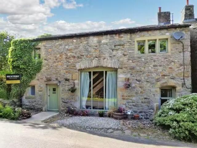 4 bedroom detached house for sale in Yeomans Barn. Kirkby Malh.