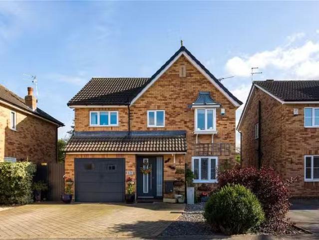 4 bedroom Detached House for sale, Westpit Lane, Strensall, YO.