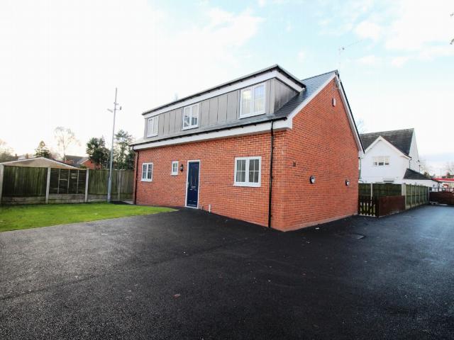 4 bedroom detached house To Let in Birmingham