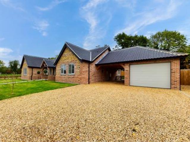 4 bedroom Detached house To Let
