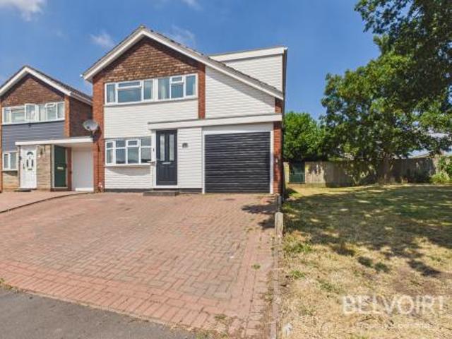 4 bedroom Detached house To Let