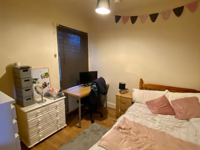 4 bedroom detached house to rent