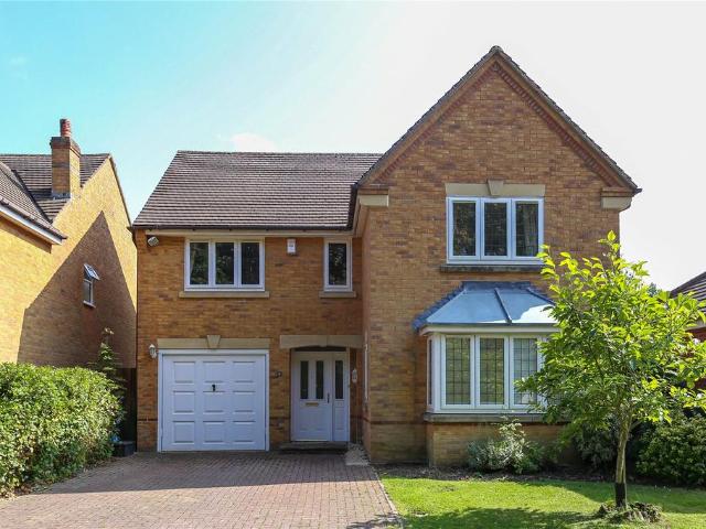 4 bedroom detached house to rent