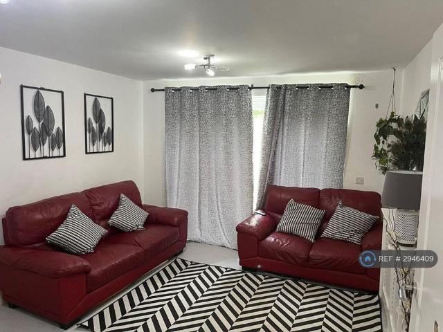 4 bedroom detached house to rent