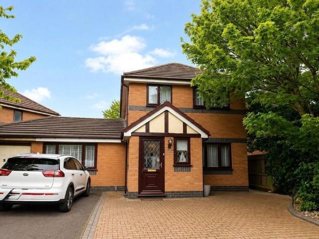 4 bedroom detached house to rent