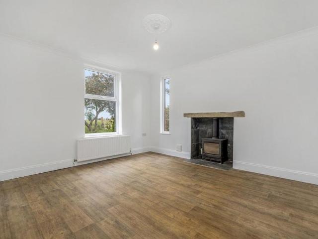 4 bedroom detached house to rent