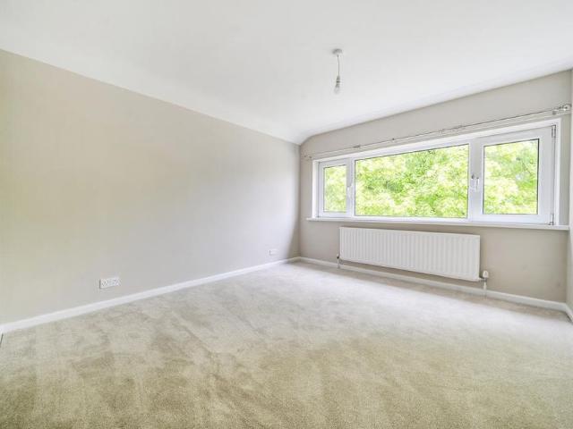 4 bedroom detached house to rent