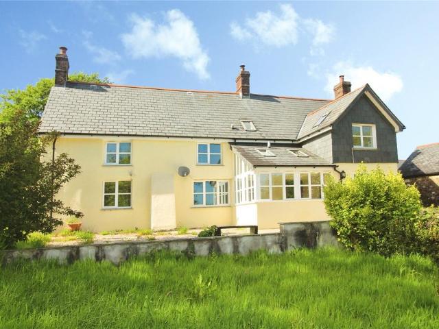 4 bedroom detached house to rent